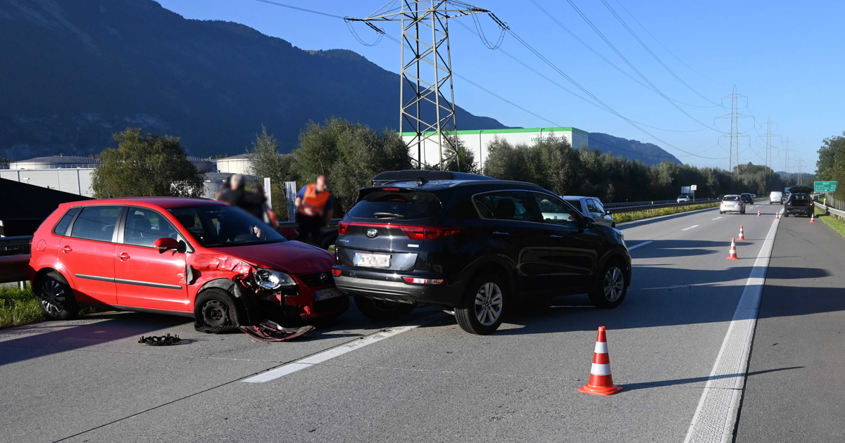 Langer Stau nach zwei Kollisionen mit sechs Fahrzeugen | W&O