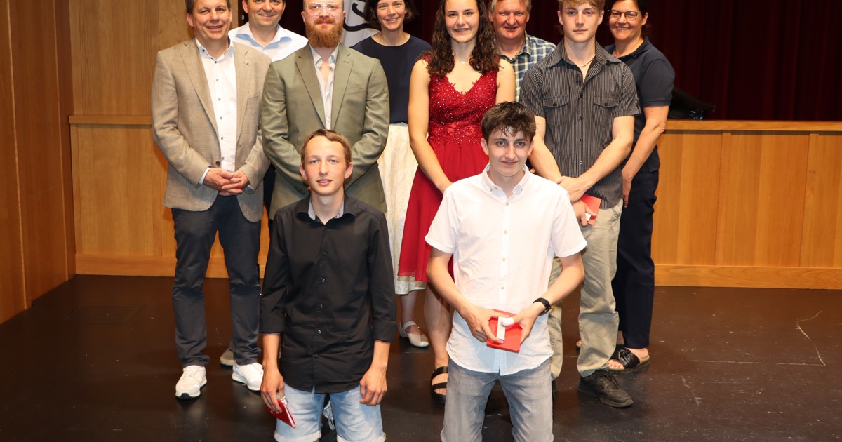 Stopel glänzt bei Abschlussfeier | W&O