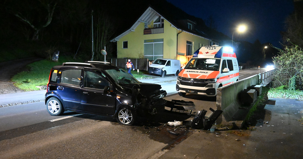 Autofahrer bei Unfall verletzt – Totalschaden am Auto | W&O