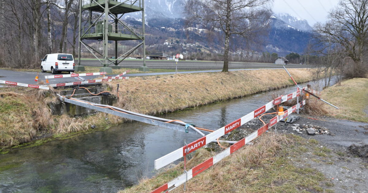 Der Ersatz für eingestürzten Brücke über den Binnenkanal beschäftigt ...