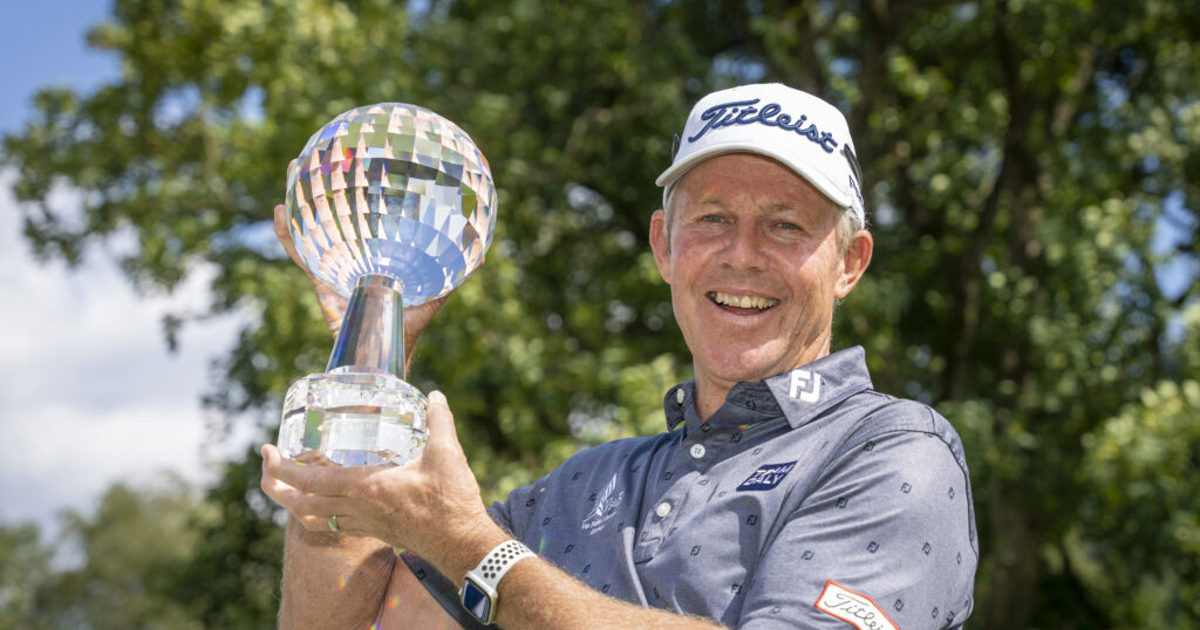 Nach Enttäuschung die Traumrunde: James Kingston gewinnt erstmals Seniors Open | W&O