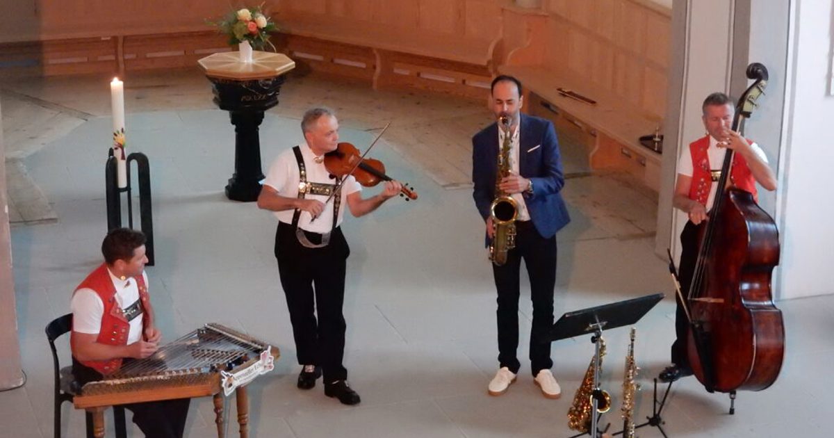 Begeisterung für mitreissendes Sommerkonzert mit Peter Lenzin und dem Appenzeller Echo | W&O